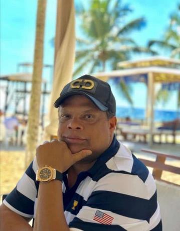 Television producer Carlos Reyes dies