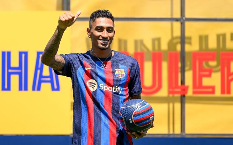 The 2 'hidden' details of Raphinha's signing for Barcelona