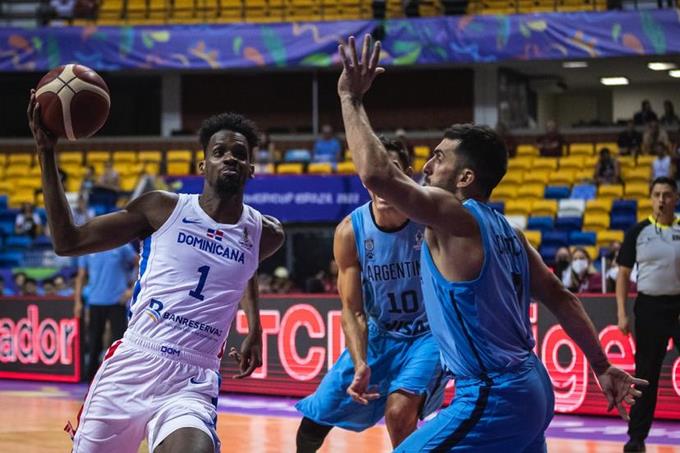 Angel Delgado scores 20 in the failure of the Dominican against Argentina