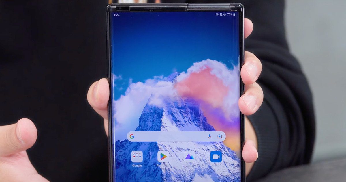 Do you remember the LG smartphone with extendable screen? here it is in ...