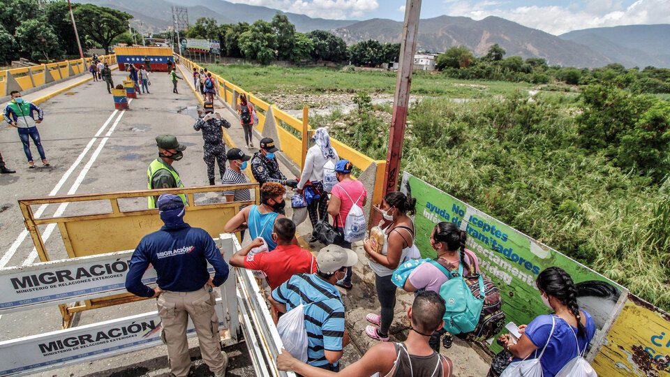 Open borders between Venezuela and Colombia