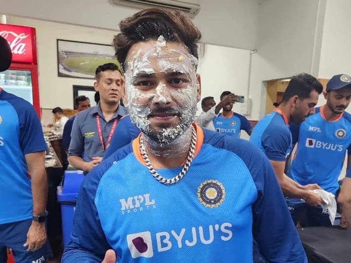 Rishab Pant's birthday was celebrated in the locker room of the India ...