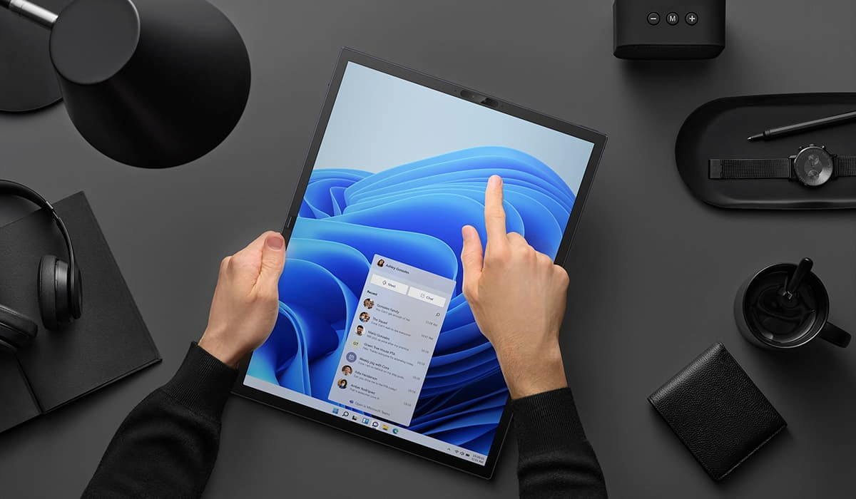 ASUS Zenbook 17 Fold OLED: the world's first foldable OLED laptop ...