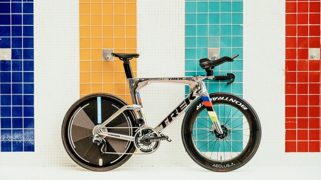Is it the most beautiful bike ever made? The new 'bolide' of Van Dijk