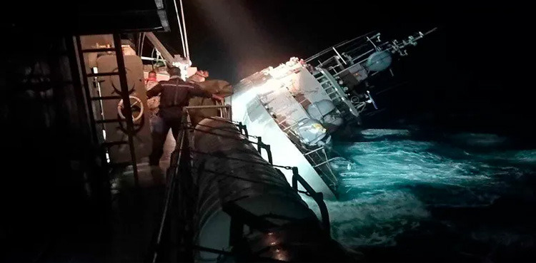 Thailand: Dangerous accident to military ship, dozens missing, video ...