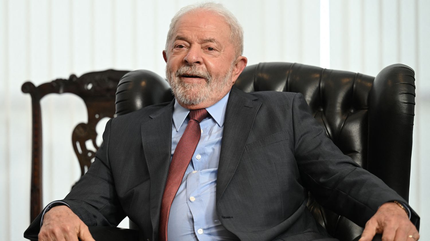 Brazil: just invested, Lula signs decrees on arms and on the protection ...