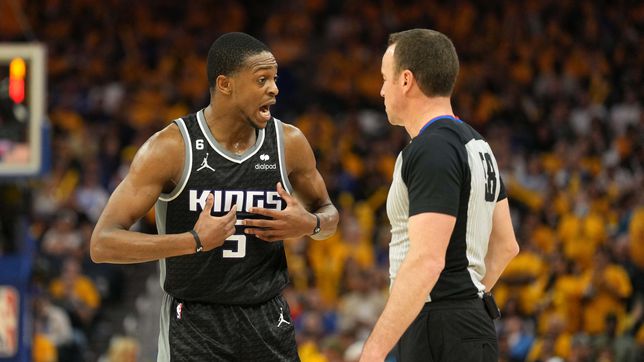 De'Aaron Fox fractures a finger in his prime