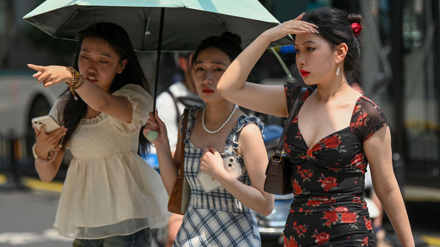 Climate: Shanghai records the hottest May day for 100 years
