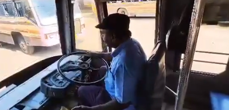Emotional reaction of a bus driver after retirement? Everyone was surprised