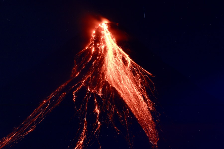 Volcanologists Warn of Increased Seismic Activity at Mayon Volcano in ...