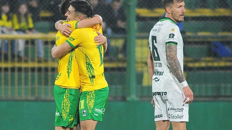 Defense and Justice thrashed with authority a Sarmiento blurred and ...