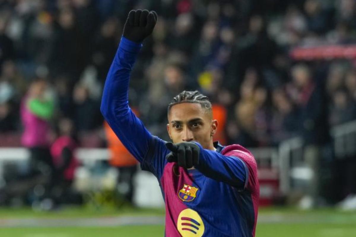 Raphinha Eyes Redemption Amid Tense Transfer Saga Unfolds