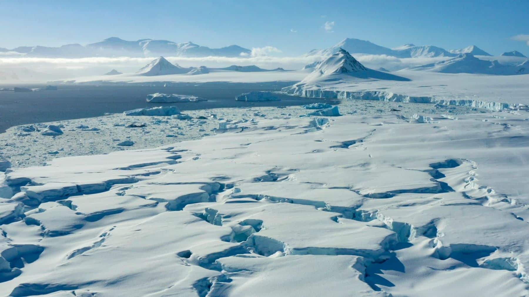 Antarctica: World's Largest Cold Desert Reaches -89°C Temperatures