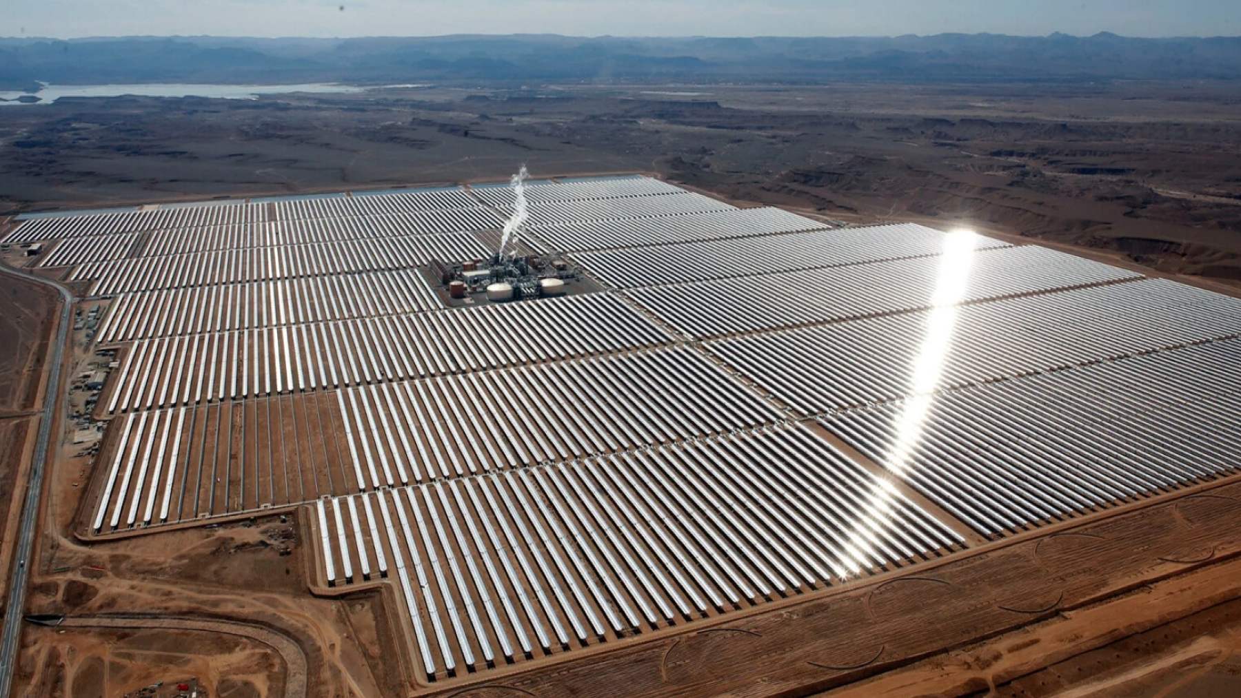 China's Desert Solar Panels Boost Clean Energy and Ecology Surprisingly