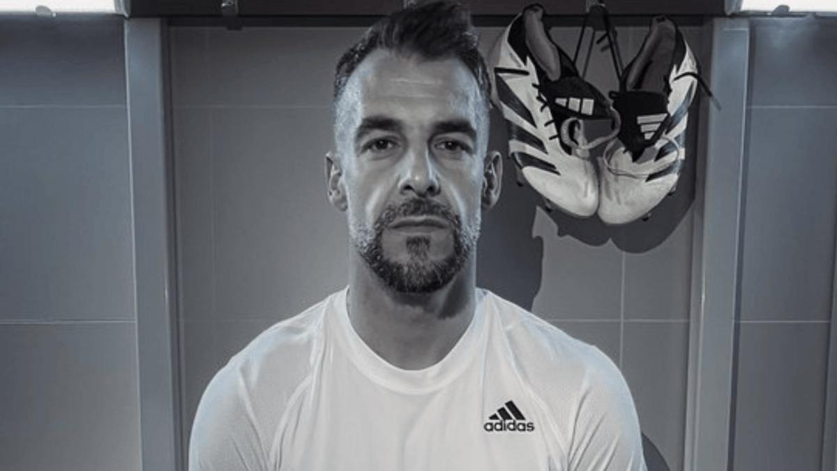 Álvaro Negredo Announces Retirement from Professional Football