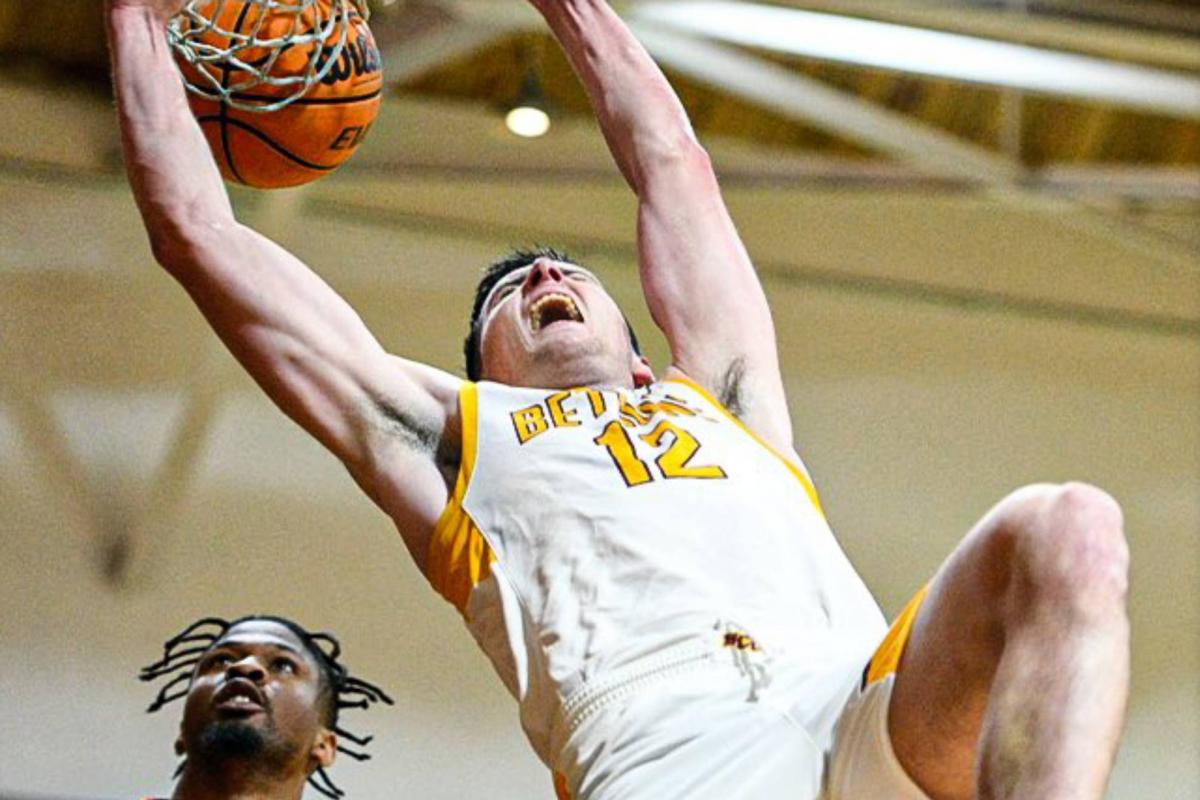 Jesús Carralero Achieves Historic Triple-Double in NCAA Game