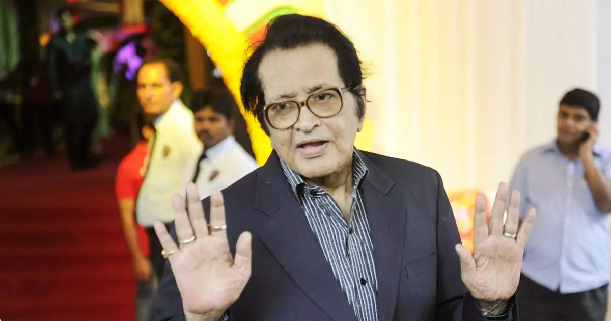Bollywood Mourns Manoj Kumar's Demise, Salman, Akshay Pay Tribute
