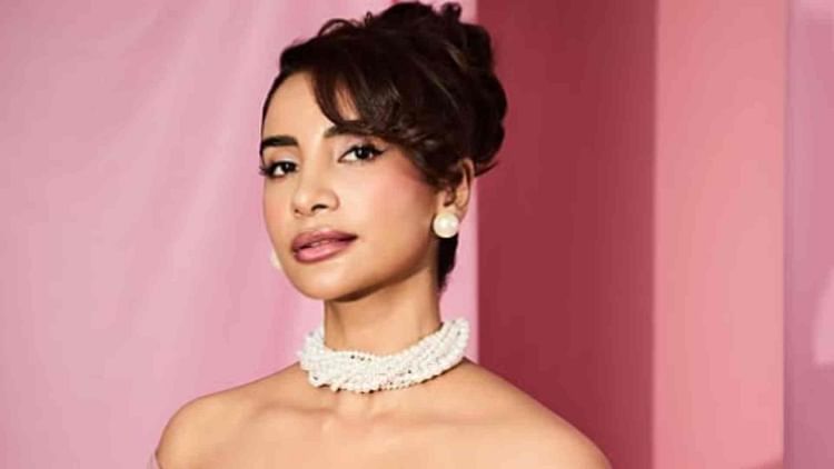 Patralekha Hints at Plastic Surgery on Botox, Fillers; Rajkumar Rao Too ...