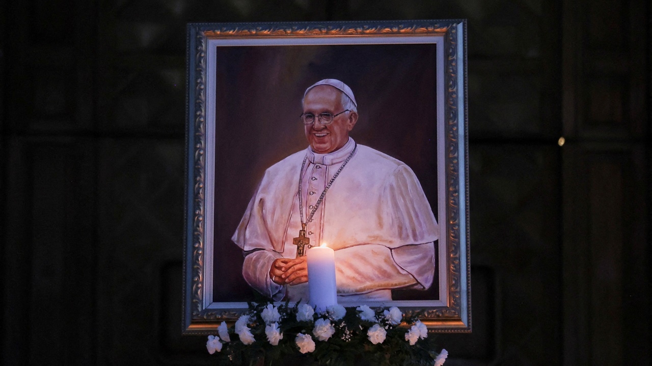 Pope Francis Requests Simple Burial Outside Vatican in Unprecedented Move