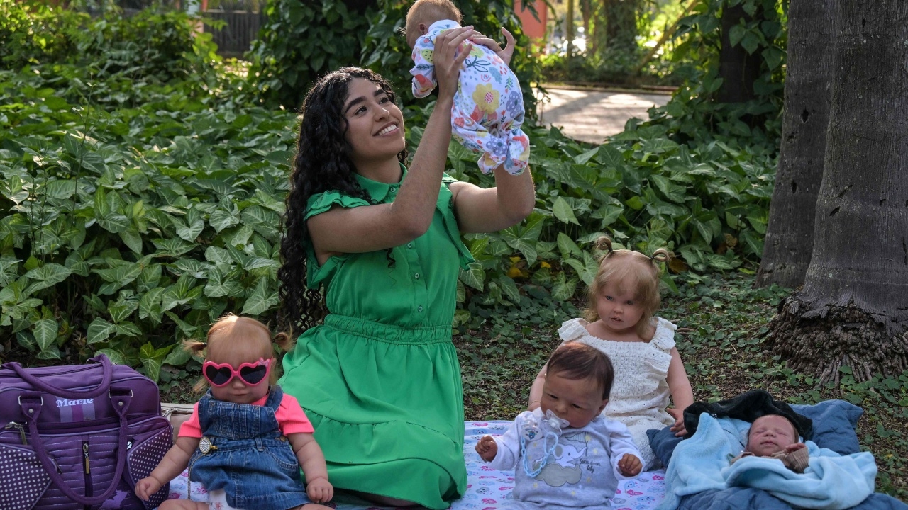 Reborn Dolls Become Viral Sensation in Brazil Amidst Political Controversy