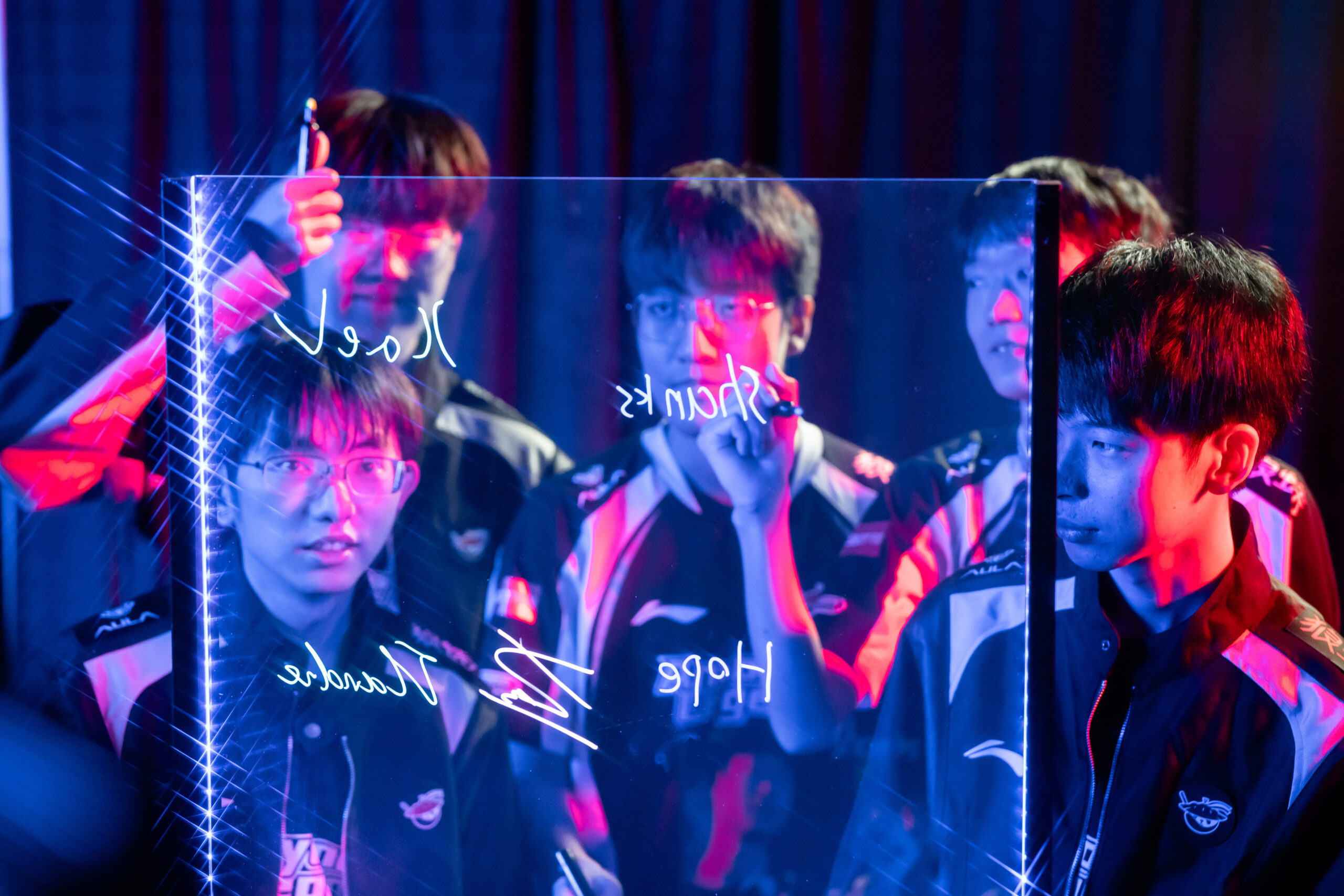 LPL Champions AL Coach Tabe Details Extreme LoL Pro Routine