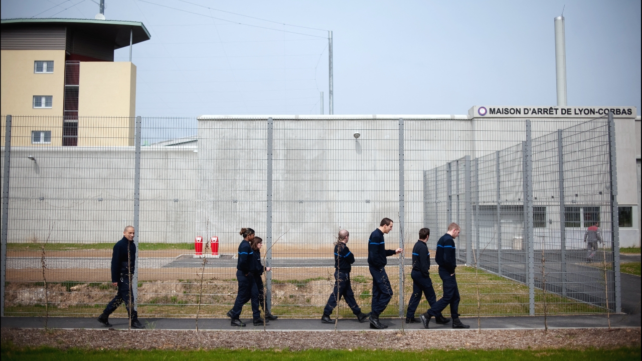French Inmate Escapes Corbas Prison by Hiding in Cellmate's Luggage