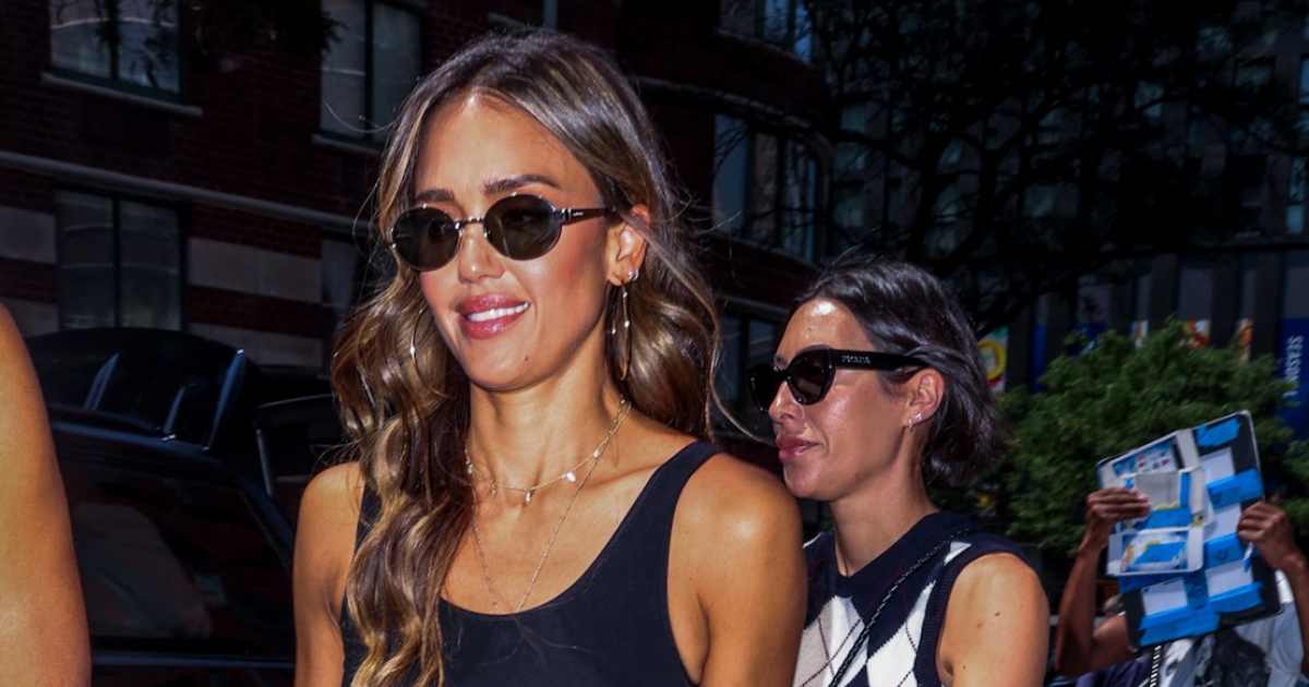Jessica Alba Flaunts Bikini Body Post-Divorce, Amid Danny Ramírez Romance