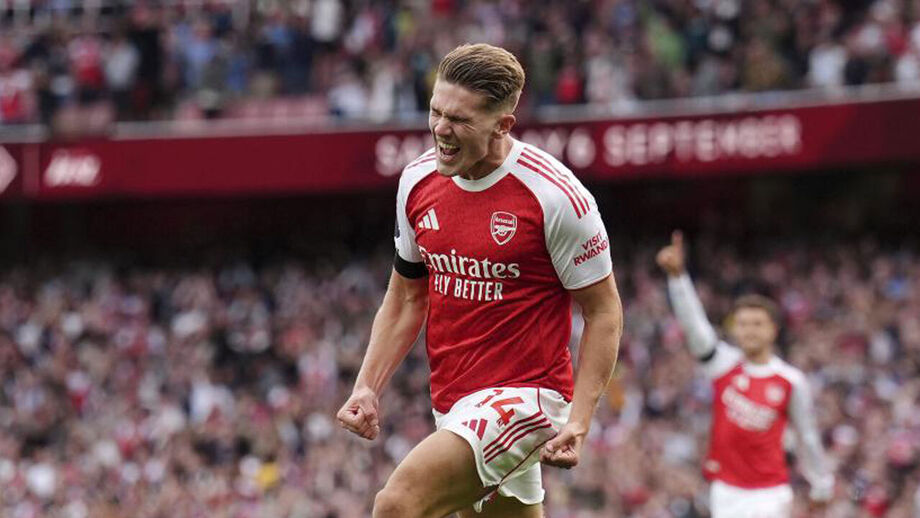 Gyökeres Brace Leads Arsenal 5-0 Leeds Win, Secures Premier League Top Spot