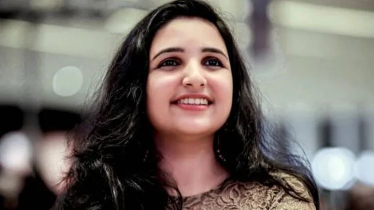 Malayalam Actress Rini Ann George Accuses Politician of Objectionable ...