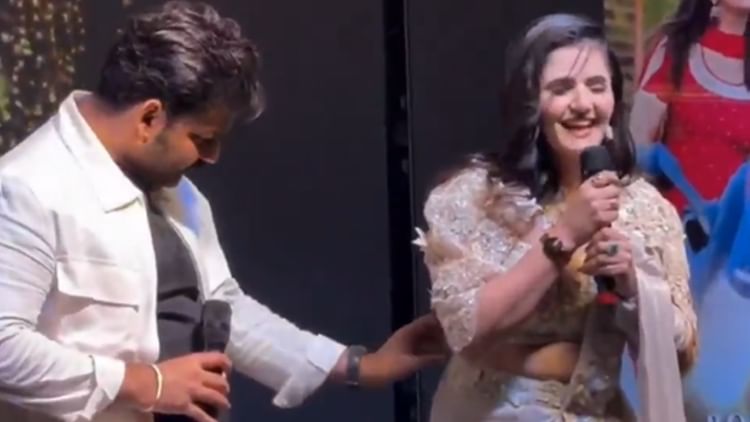 Pawan Singh Viral Video: Inappropriately Touches Anjali Raghav; Wife Jyoti Threatens Self-Immolation