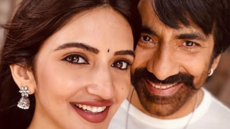 Sreeleela-Ravi Teja's First 'Mass Jathara' Set Selfie Goes Viral