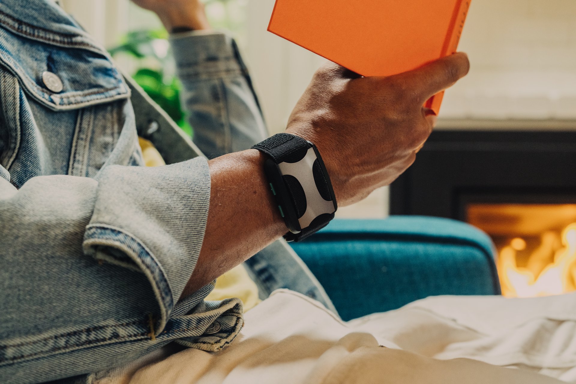 Apollo Neuro SmartVibes AI Wearable: Science-Backed Sleep, Burnout ...