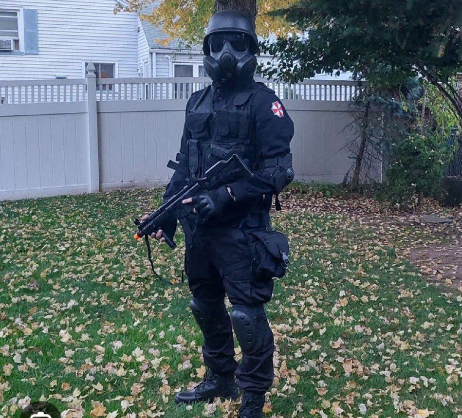 London Police Arrest Teen Resident Evil Hunk Cosplayer with Imitation ...