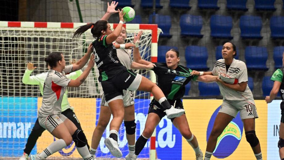 Benfica Faces Bera Bera in Women's Iberian Handball Super Cup Final