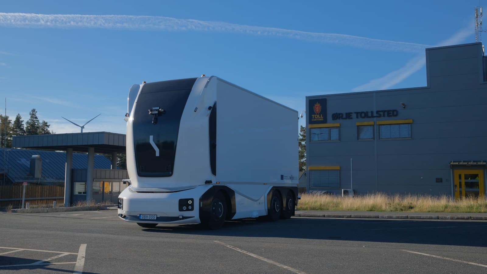 Einride Driverless Electric Truck Achieves First Autonomous Border ...