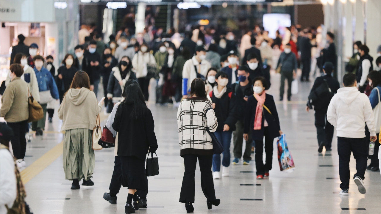 China Issues Japan Travel Warning Amid Taiwan Dispute Escalation