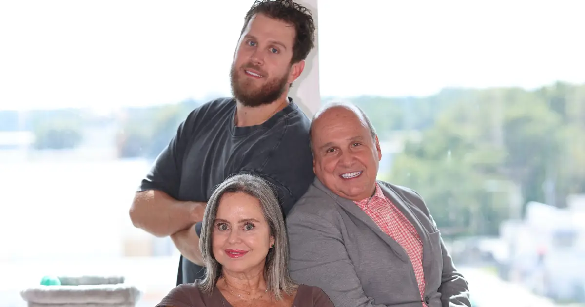 Colombian Family 'Los Chicaneros' Captures 30 Million Followers with ...