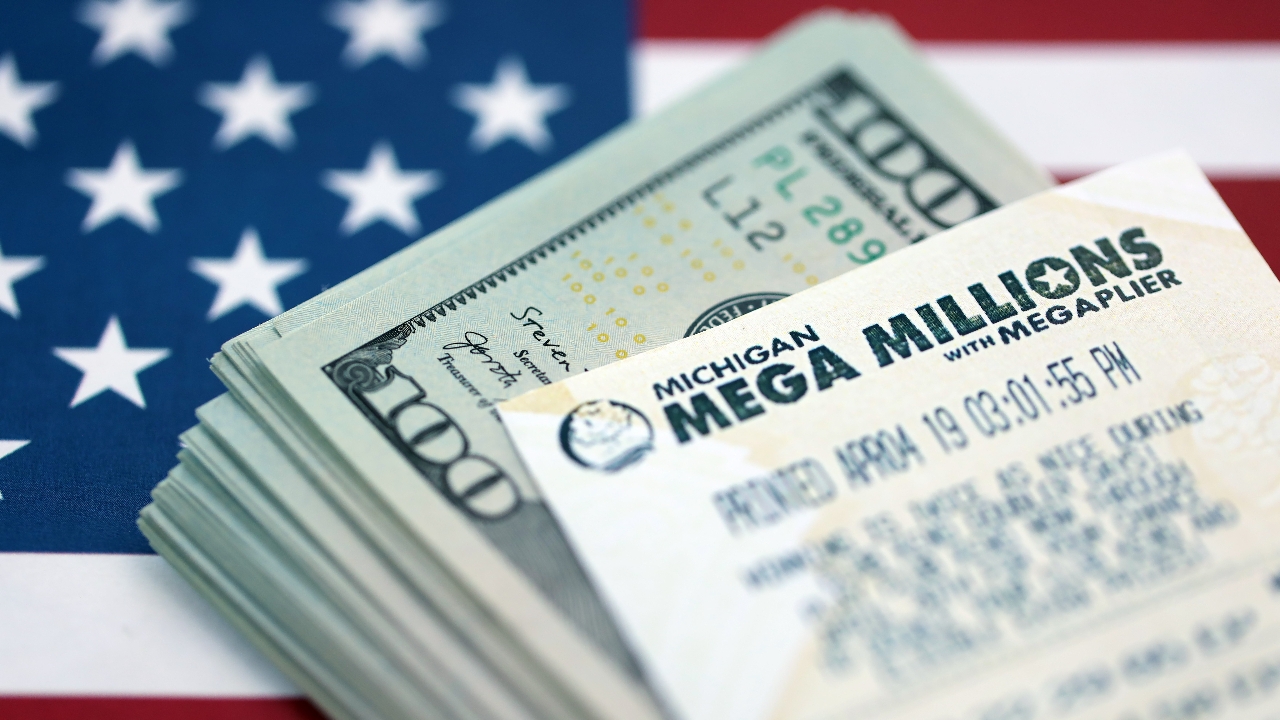 Mega Millions Jackpot Hits $965 Million After Record 40 Draws Without Winner