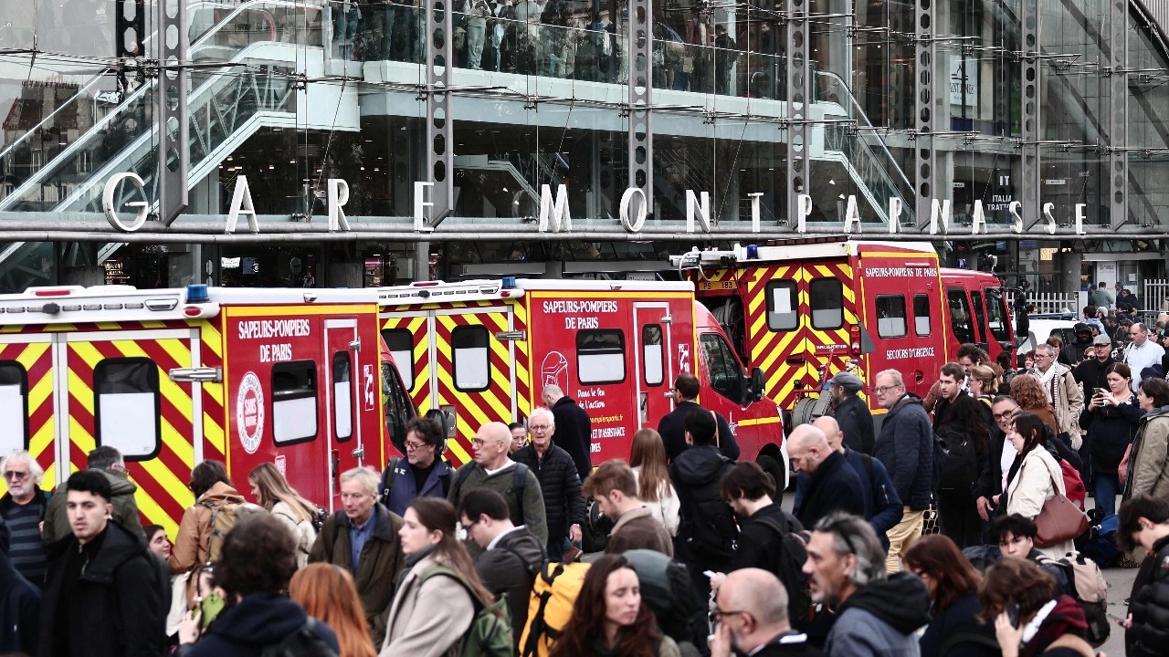 Police Shoot Knife-Wielding Man at Paris Train Station, Two Injured