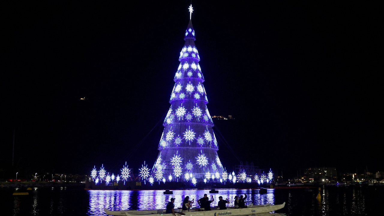 Rio Unveils Massive Floating Christmas Tree: 80 Meters, Millions of Lights